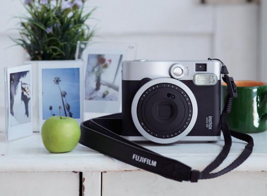 Fujifilm INSTAX mini 90 Black + 10 Shots + Case Black Bundle